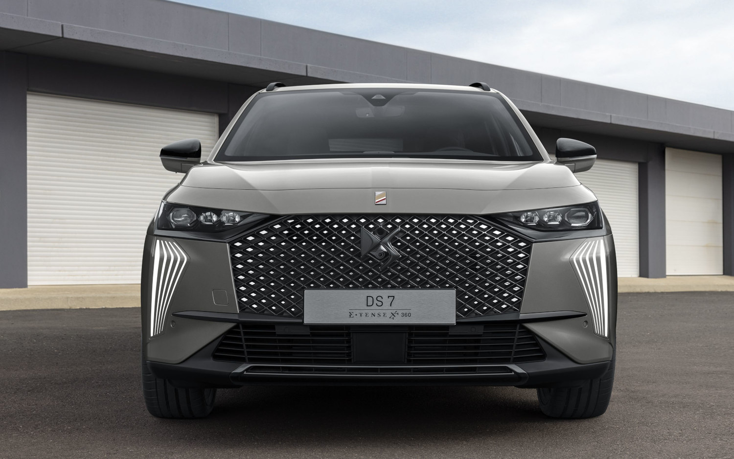 DS 7 E-Tense Opera 4x4 360 2023 | SUV Drive